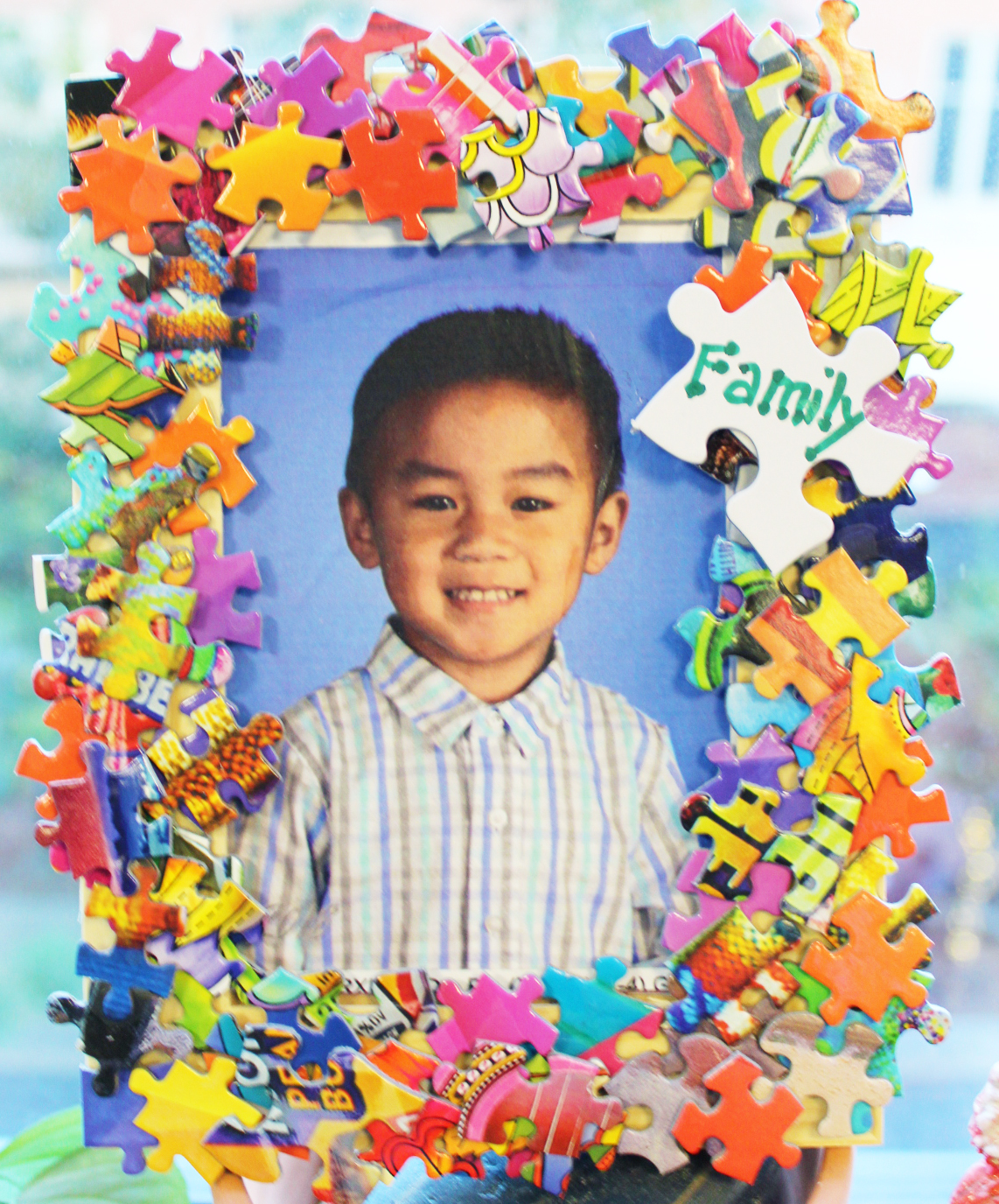 CREATE Puzzle Piece Frame VisArts